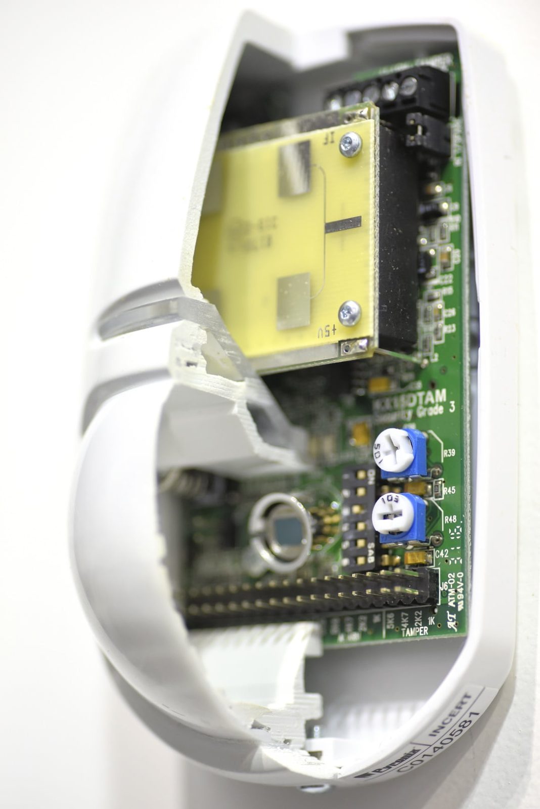 Advantages Of Dual Technology Intrusion Sensors | SEN.news - No. 1