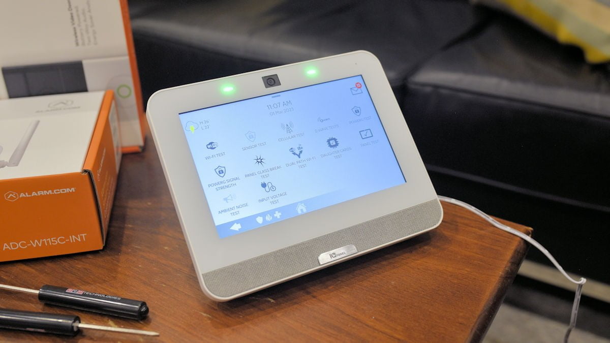 Qolsys IQ Panel 4 First Impressions | SEN.news - No. 1