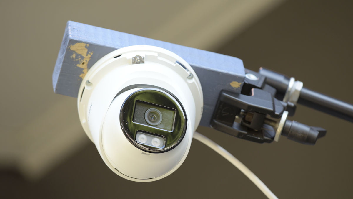 Hikvision Smart Hybrid Light Camera Impressions | SEN.news - No. 1