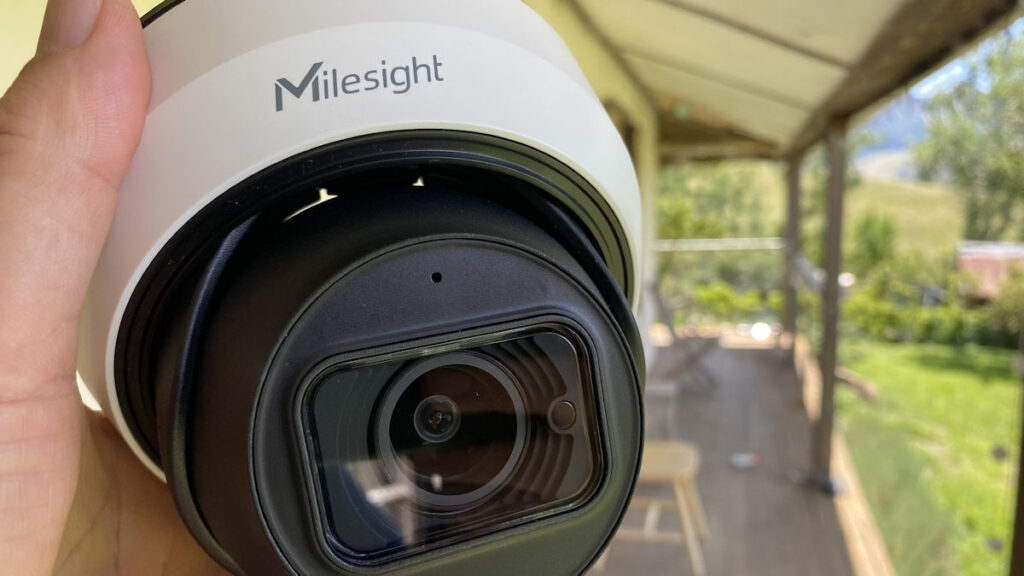 Milesight AI 5MP Motorised Mini Dome First Impressions | SEN.news - No. 1