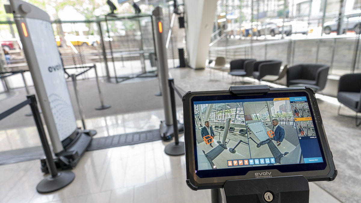 Knife Detection Video Analytics | SEN.news - No. 1