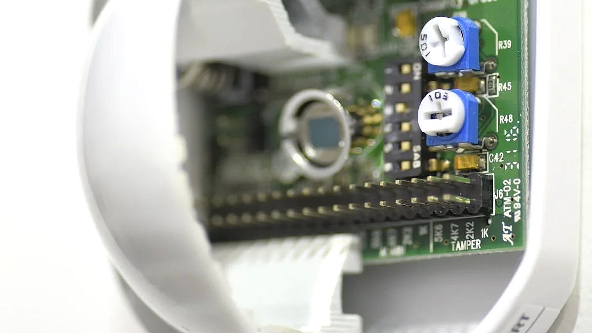 Are PIRs More Sensitive Than Dual Technology Sensors? | SEN.news - No. 1