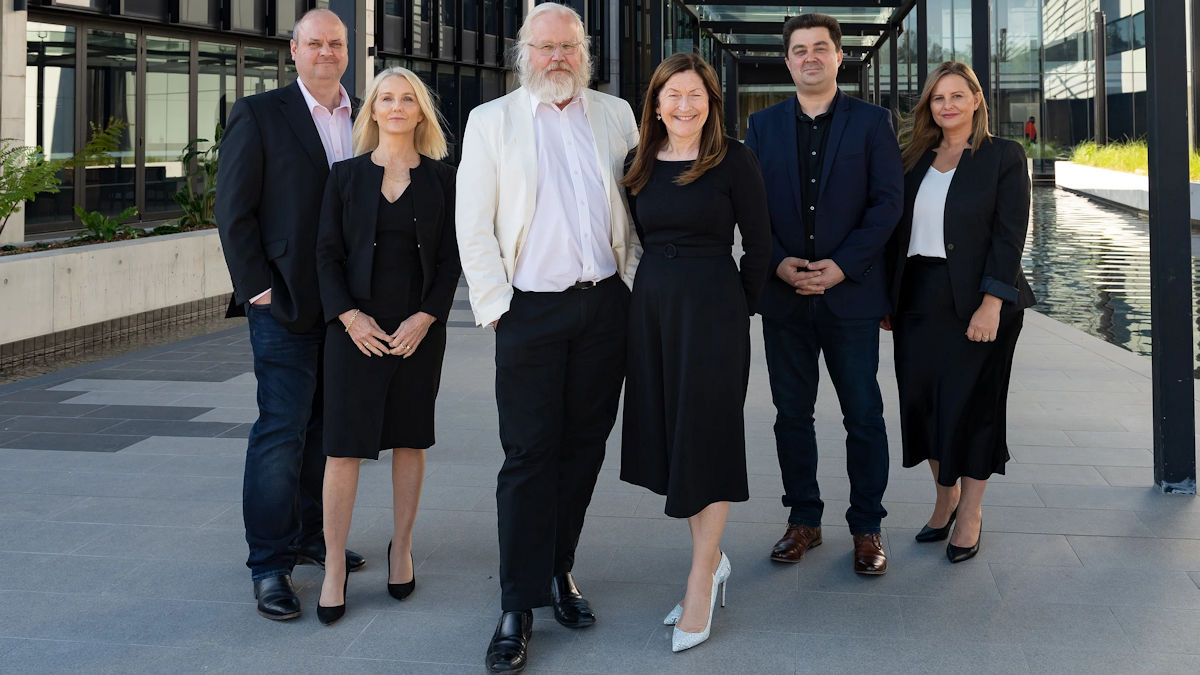 David Exits Dicker After Final Share Sale | SEN.news - No. 1